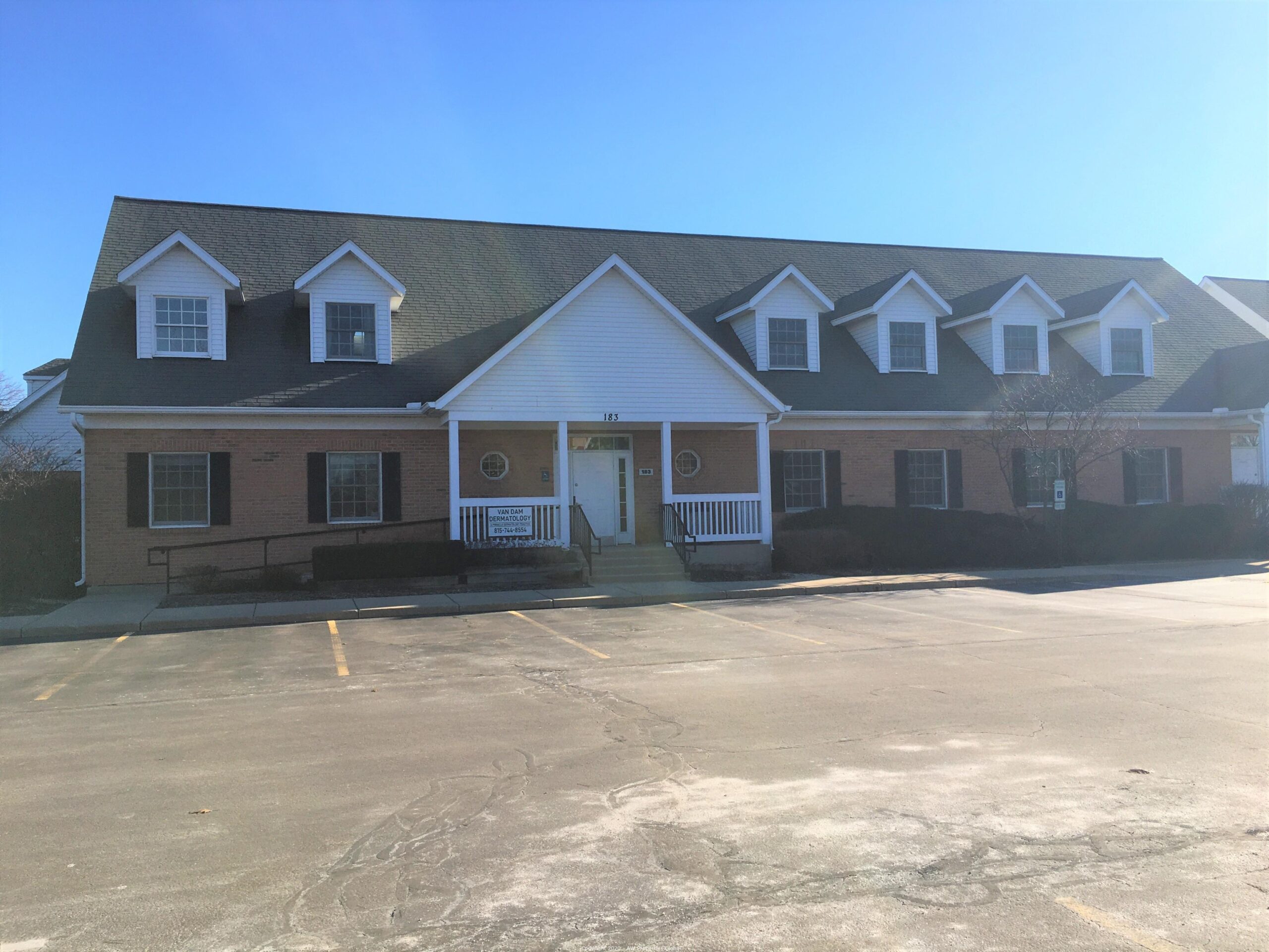 Office/Medical Condo in Crystal Lake, IL - AuctionWorks